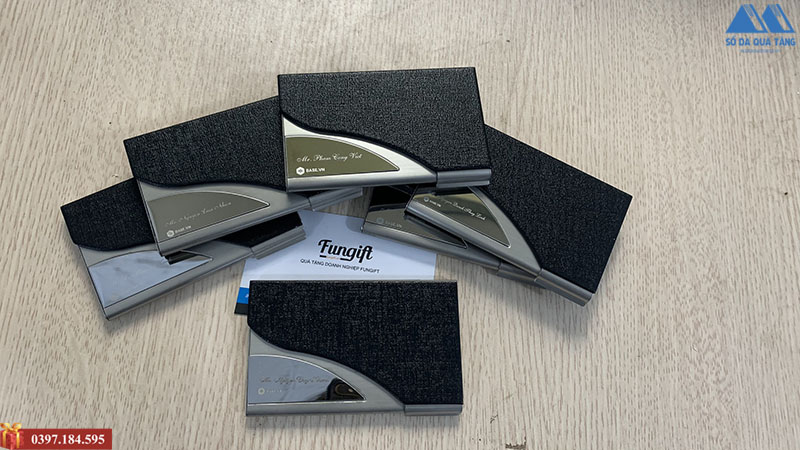 Hộp Đựng Name Card Khắc Tên Theo Yêu Cầu Cho Base.vn Giá Rẻ